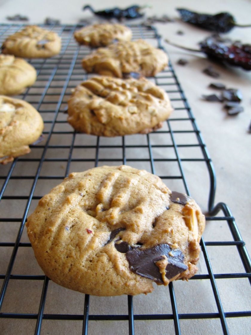 Mole Chocolate Chip Cookies | spontaneous tomato
